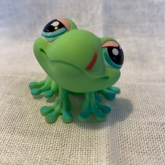 Littlest Pet Shop | Toys | Littlest Pet Shop Frog | Poshmark